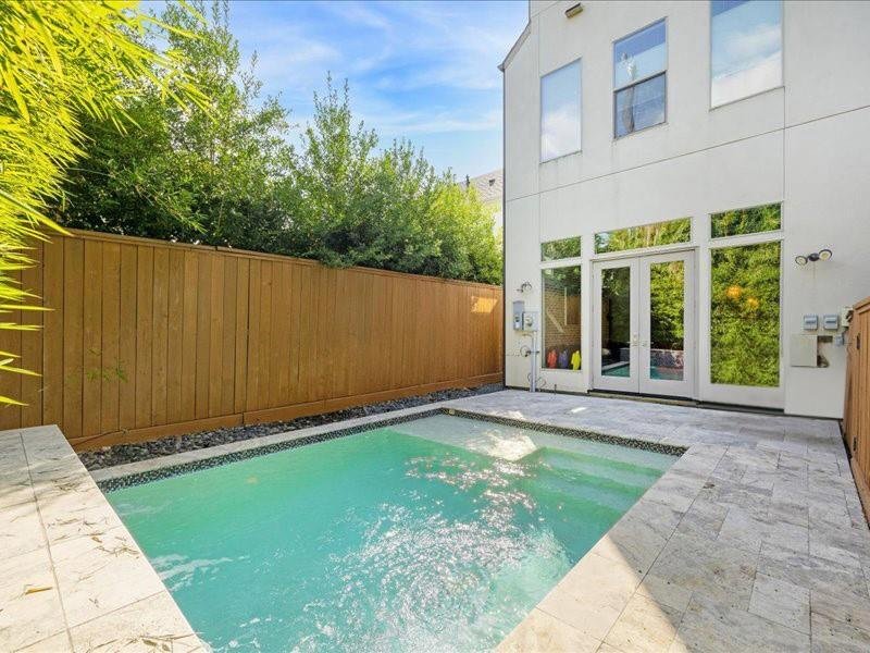 Single Family Residence In Houston In Houston, Texas, United States For ...