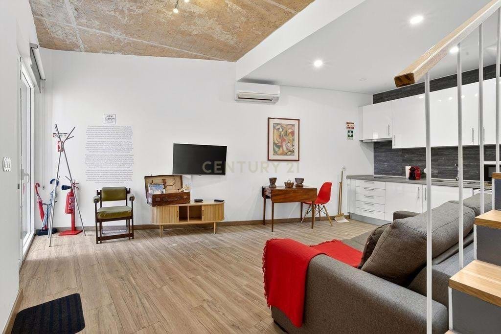 In The Emblematic Mouraria In Santa Maria Maior, Lisbon, Portugal For ...