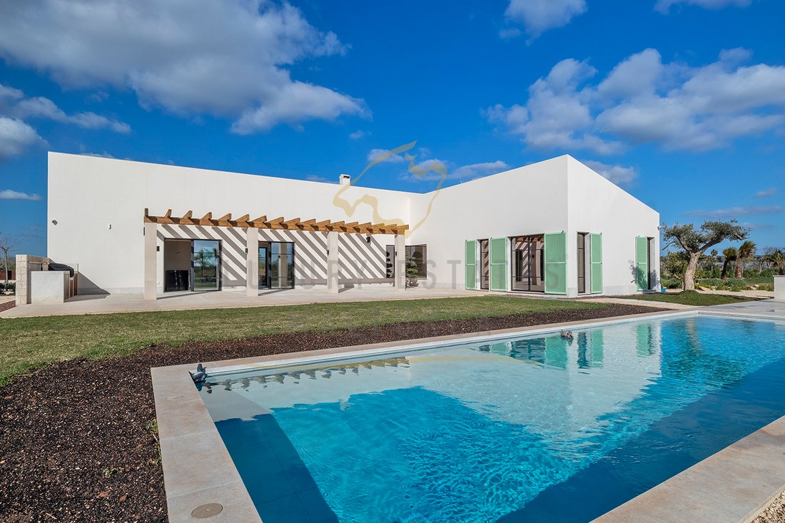 Brandneue Moderne Sonnige Luxusfinca In Campos In Caseda, Navarra ...