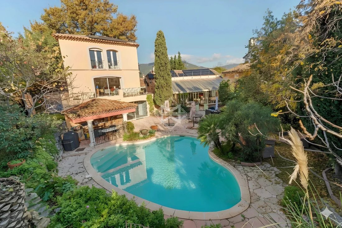 Property Of Character In A Lush In Toulon, Provence Alpes Côte D'azur ...