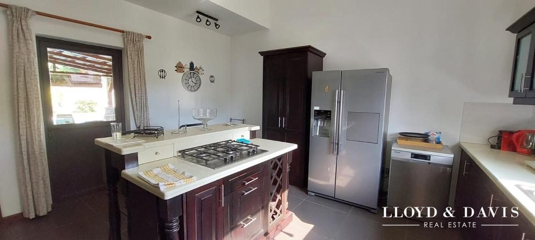 Tamarin House In Tamarin, Rivière Noire District, Mauritius For Sale ...
