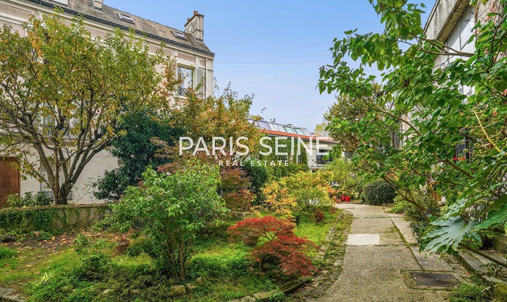 Paris Seine Artist's Studio! In Paris, île De France, France For Sale ...