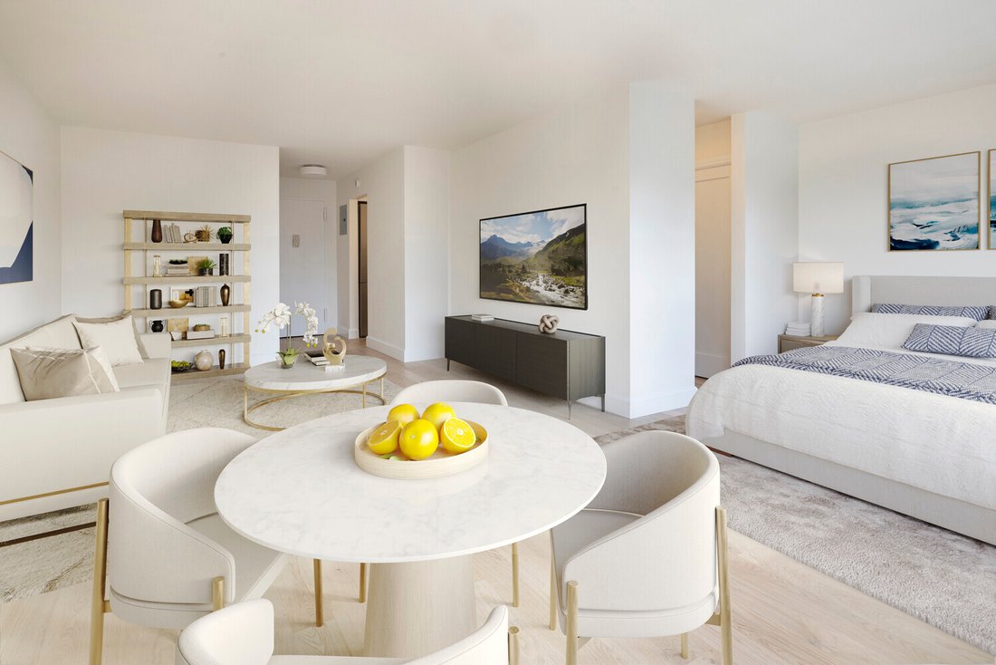 Lincoln Towers 140, 140 W End Ave, 19 F In New York, New York, United ...