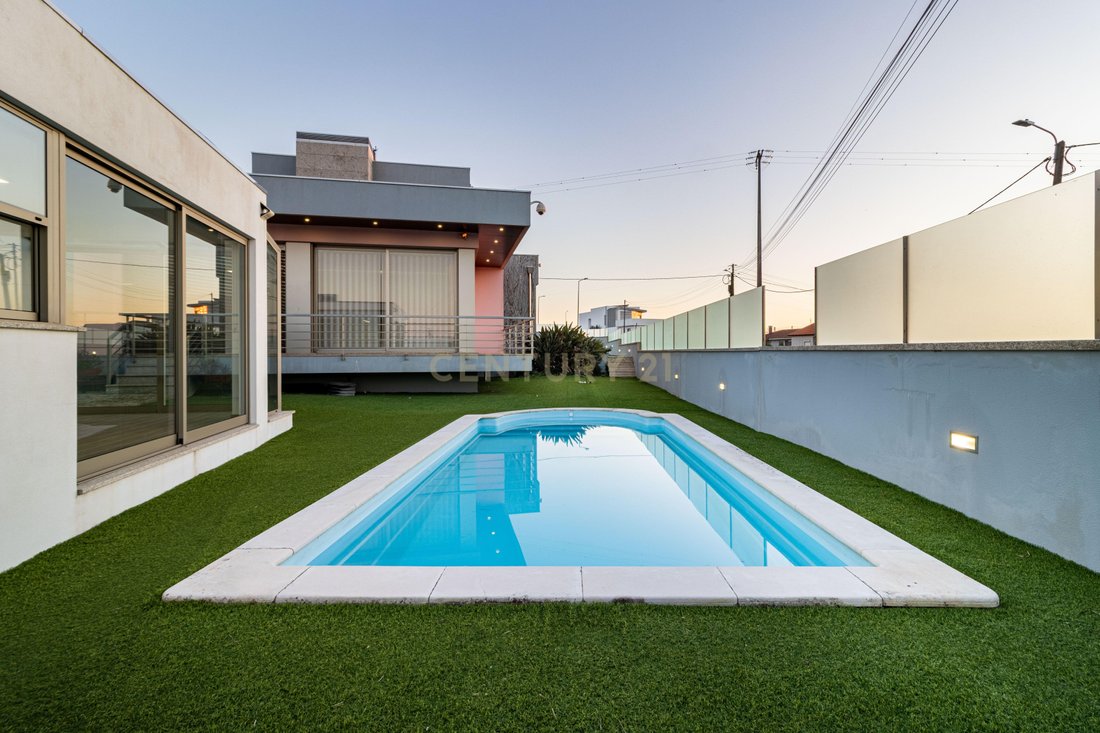 3+1 Bedroom Villa With Pool In Santa Maria Da Feira, Aveiro District ...