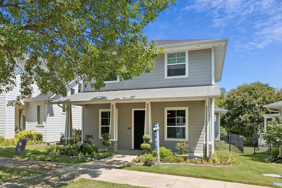 Cape Cod Style Craftsman In The Sought After In Rockwall, Texas, United ...