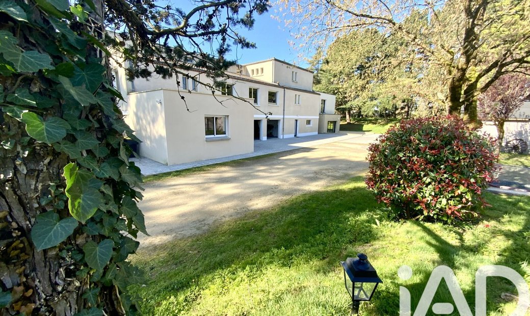 Vente Demeure 12 Pièces Dans Sèvremoine, Pays De La Loire, France à ...