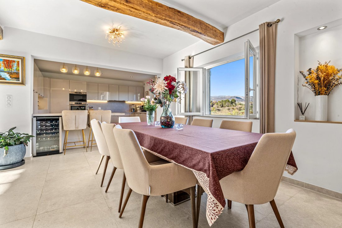 Character Property Within Walking In Grasse, Provence Alpes Côte D'azur ...