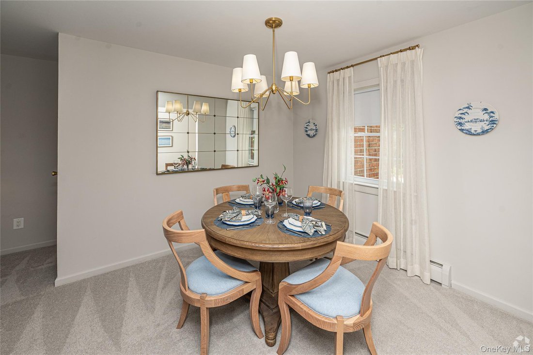 178 Captains Drive West Dans West Babylon, état De New York, états Unis ...