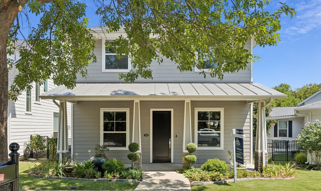 Cape Cod Style Craftsman In The Sought After In Rockwall, Texas, United ...