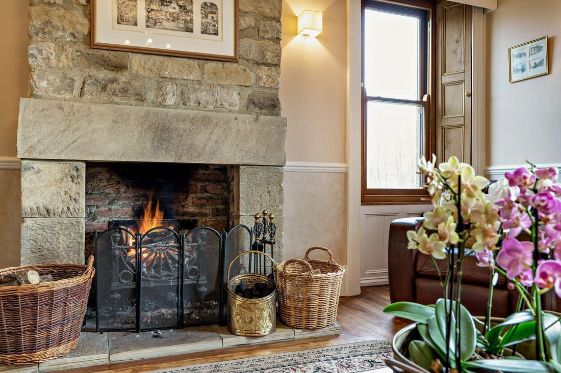 A Beautiful Period Farmhouse With En Kirkheaton, Inglaterra, Reino ...