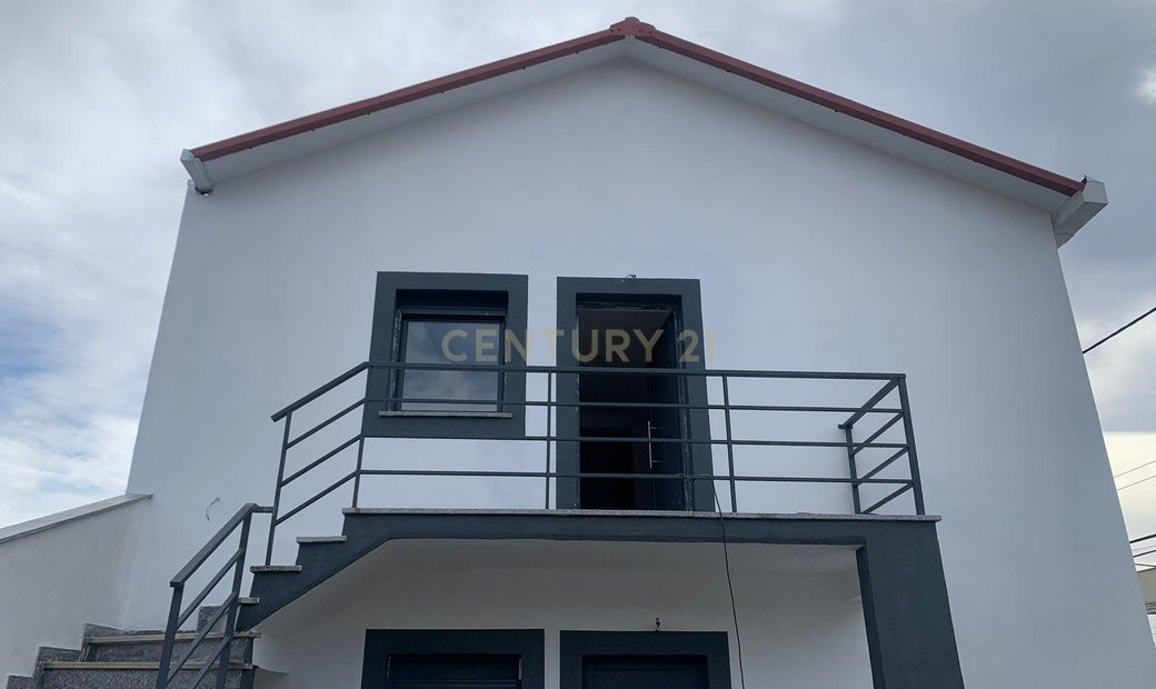 Charming 2 Bedroom Apartment In Casal De In Casal De Cambra, Lisbon ...