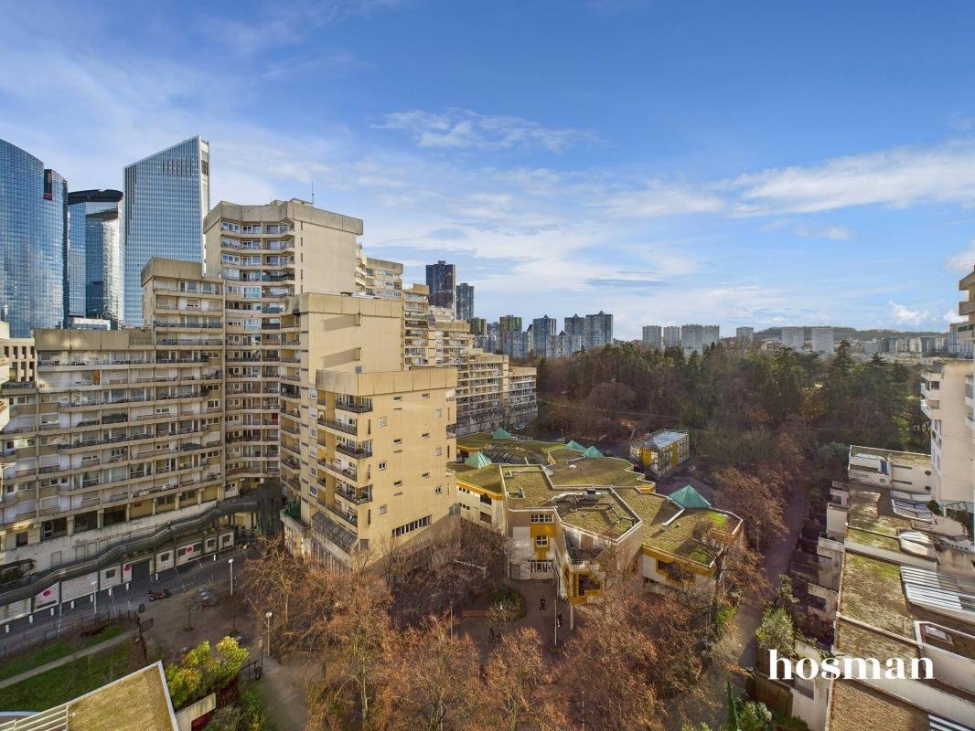 5 Stöckige Helle Wohnung Mit Balkon In Nanterre, île De France ...