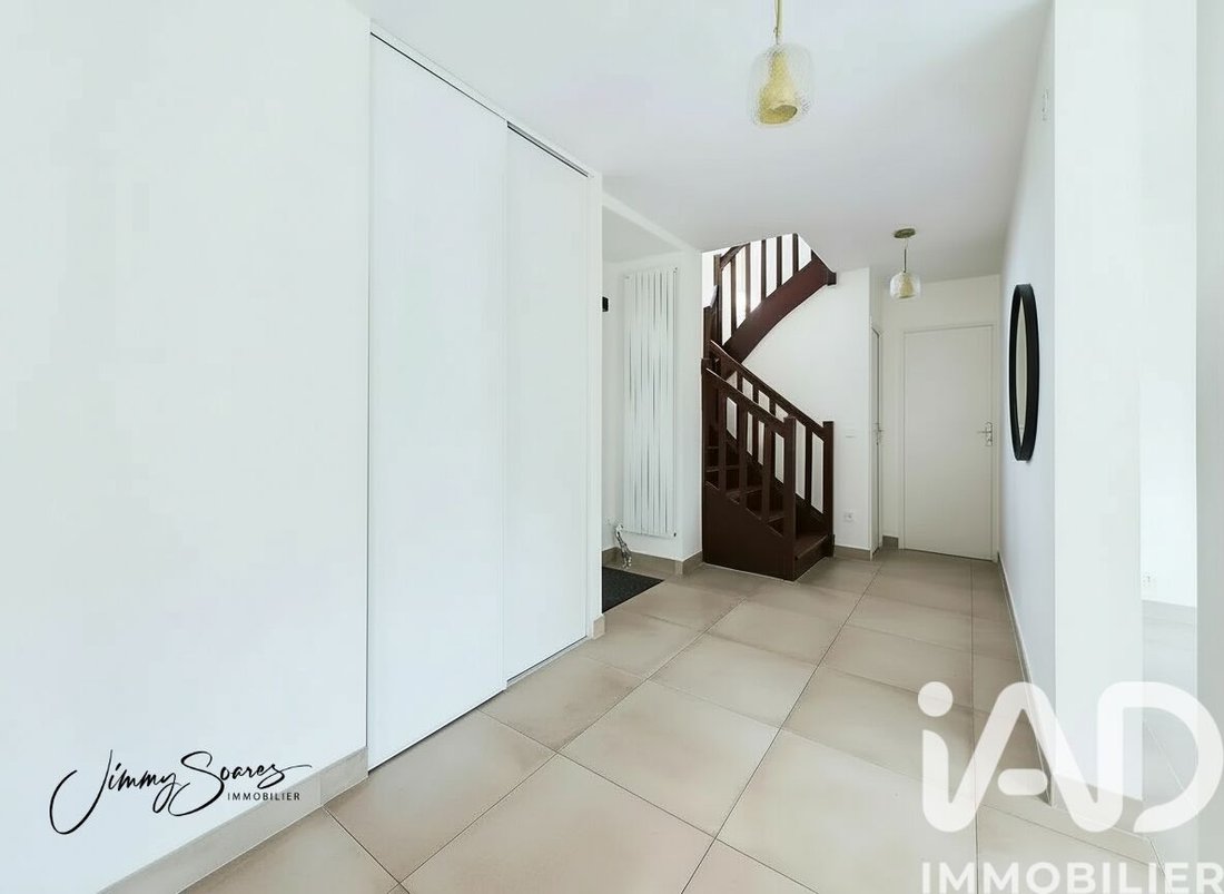 Vente Maison/Villa 6 Pièces In Le Port Marly, île De France, France For ...