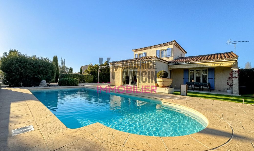 L'isle Sur La En L'isle Sur La Sorgue, Provenza Alpes Costa Azul ...