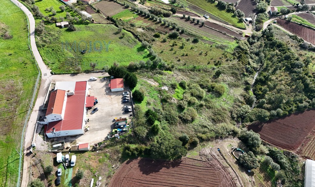 Warehouse And Rustic Land For Sale In In Loures, Lissabon, Portugal Zu ...