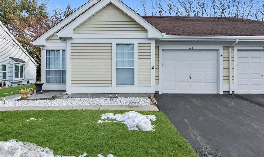 289 Glen Drive Ridge, New York Dans Ridge, état De New York, états Unis ...