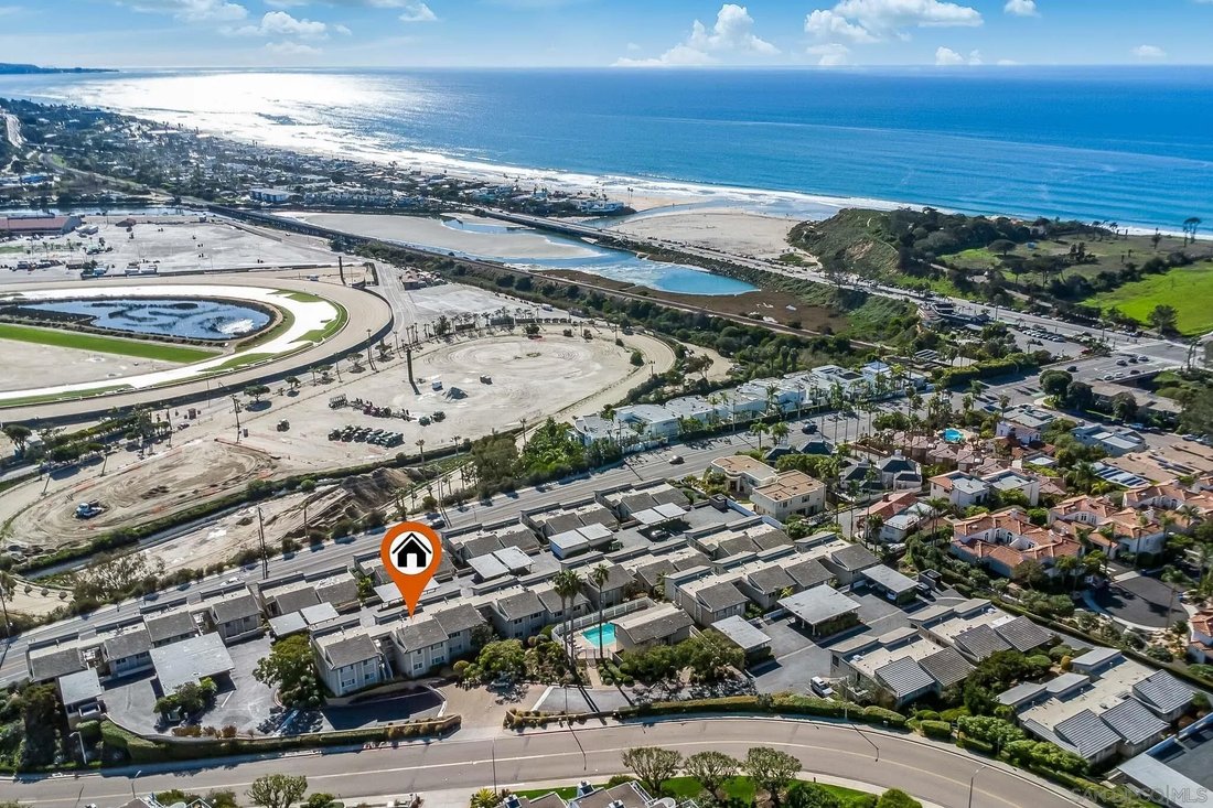 Condominium In Solana Beach Dans Solana Beach, Californie, états Unis à ...