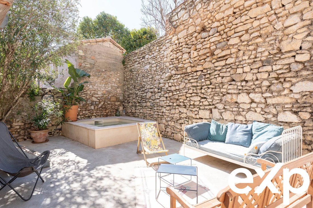 Nîmes Bourgeoise In Nîmes, Occitanie, France For Sale (16863986)