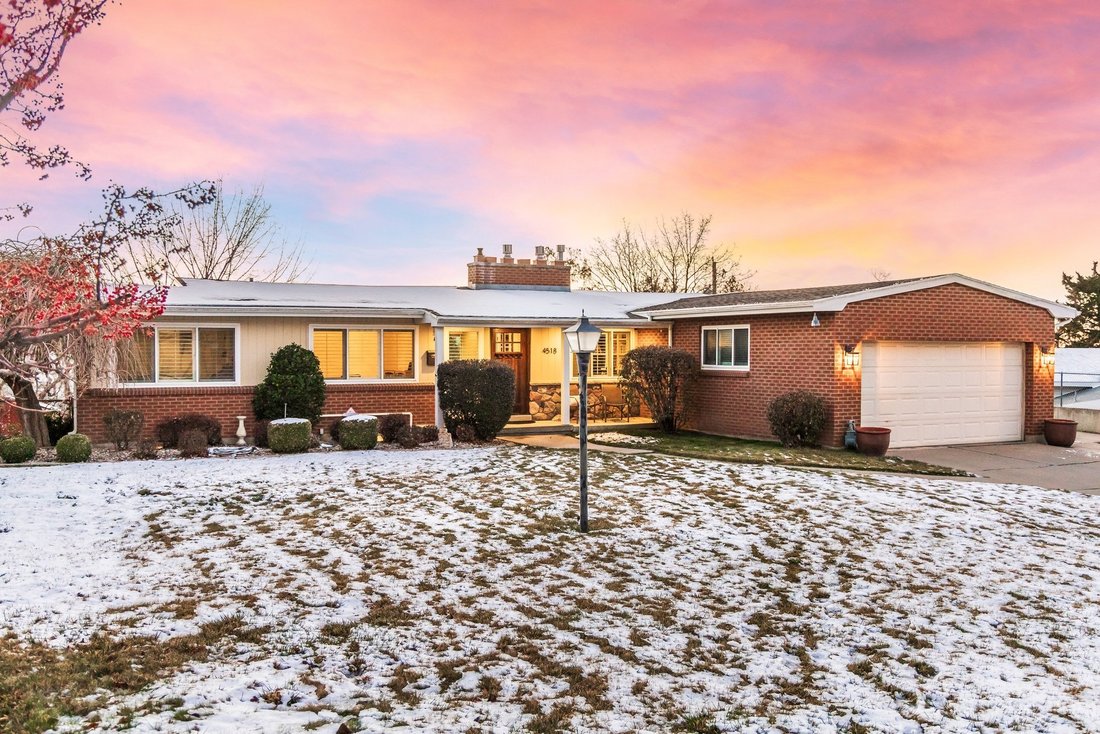 Holladay Home With Both City And In Holladay, Utah, Vereinigte Staaten ...