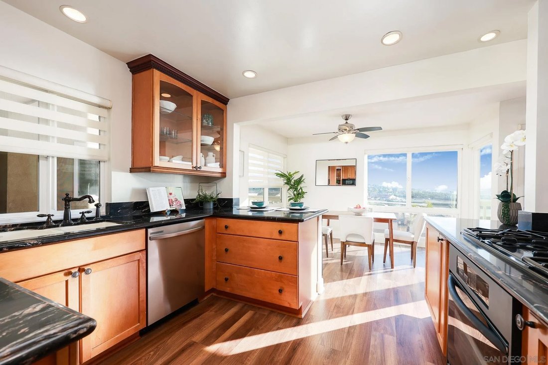 Condominium In Solana Beach Dans Solana Beach, Californie, états Unis à ...