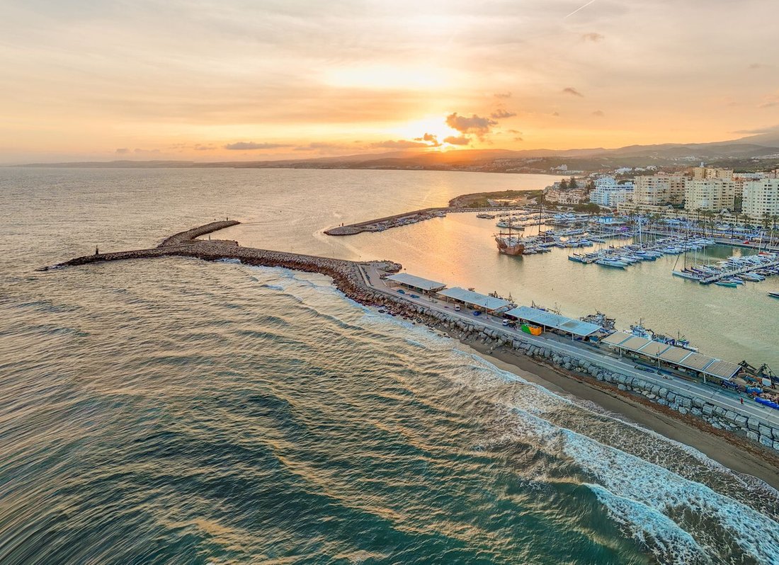 Townhouse For Rent In Estepona, Málaga In Estepona, Andalusia, Spain ...