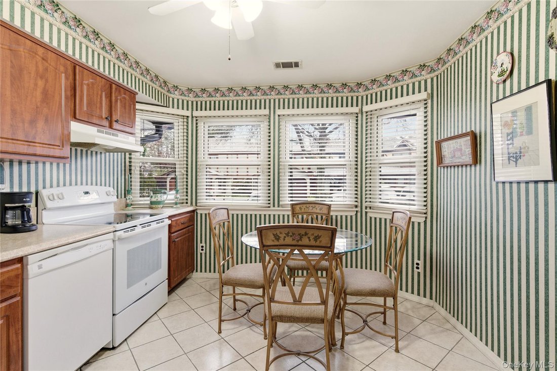 10 Hampton Way, Woodbury, New In Woodbury, New York, Vereinigte Staaten ...