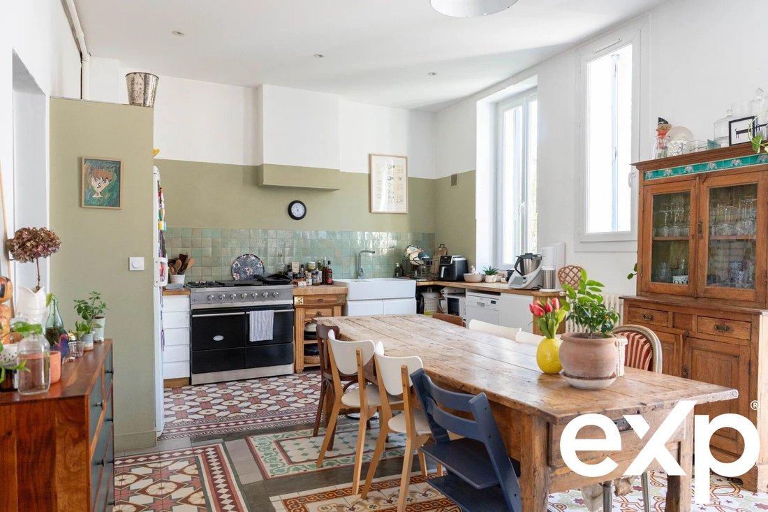 Nîmes Bourgeoise In Nîmes, Occitanie, France For Sale (16863986)