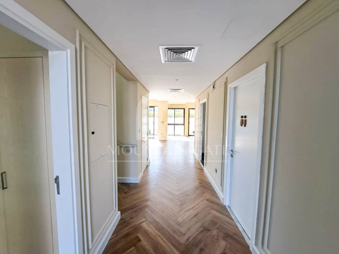 V3 Luxury Fully Upgraded Vacant In Dubai, Dubai, United Arab Emirates ...