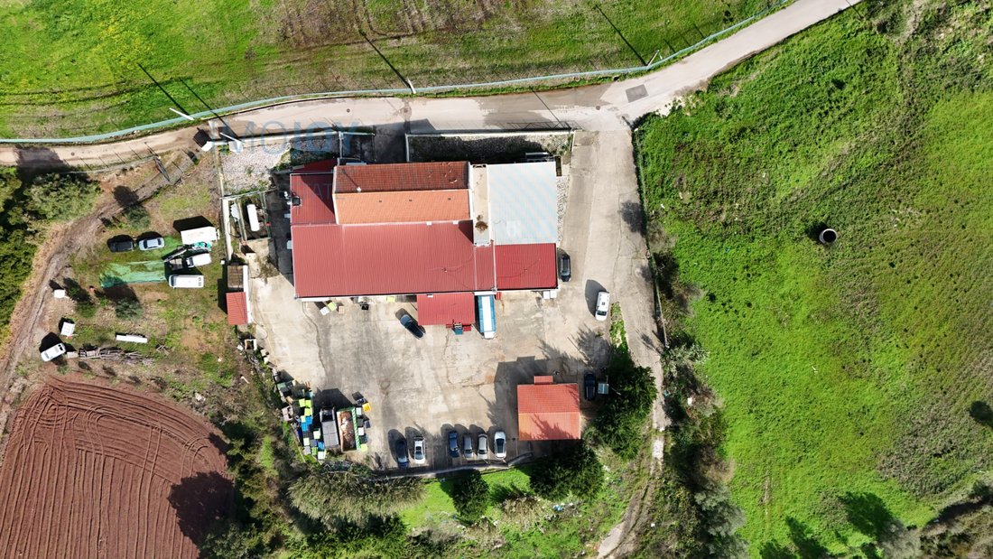 Warehouse And Rustic Land For Sale In In Loures, Lissabon, Portugal Zu ...