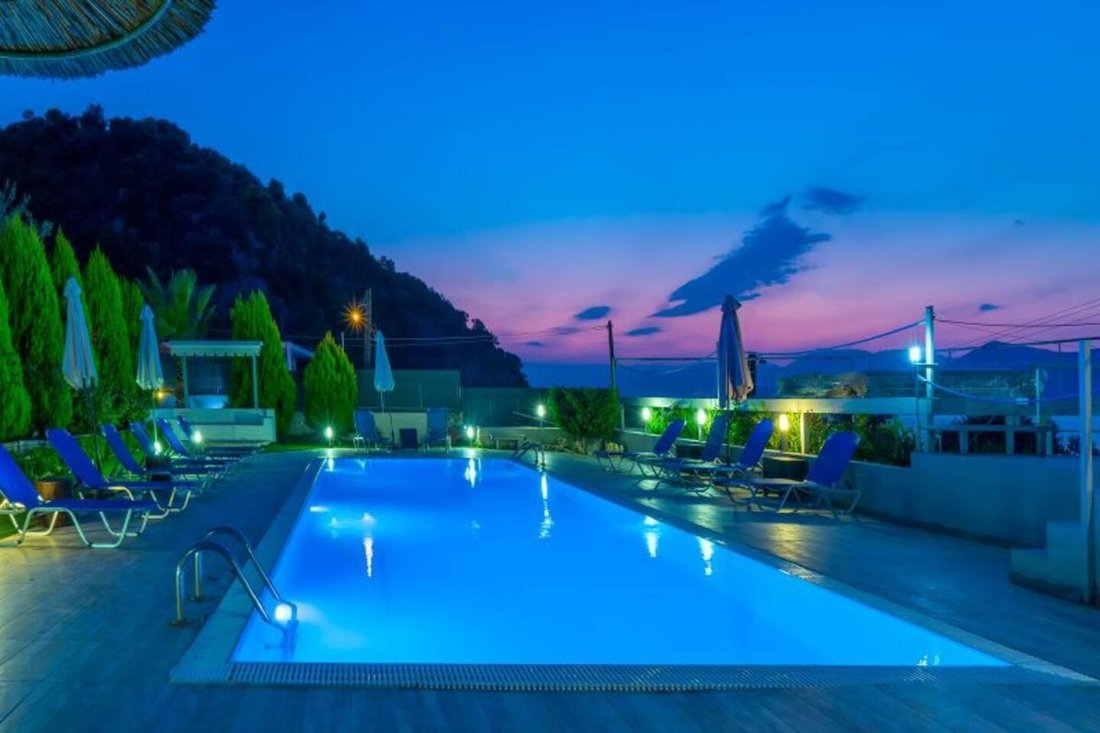 Two Luxury Villas With Pool, Jacuzzi & In Koinotita Arkitsas, Dafnousia ...