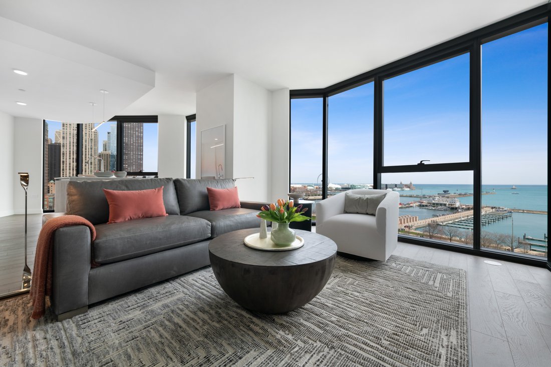 Experience Luxury Resort Style Lakefront In Chicago, Illinois, United ...