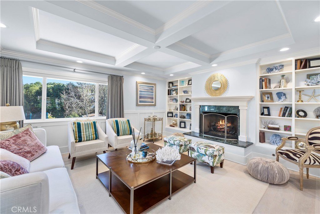 Country Luxury Enhanced By Peaceful In Rolling Hills, California ...