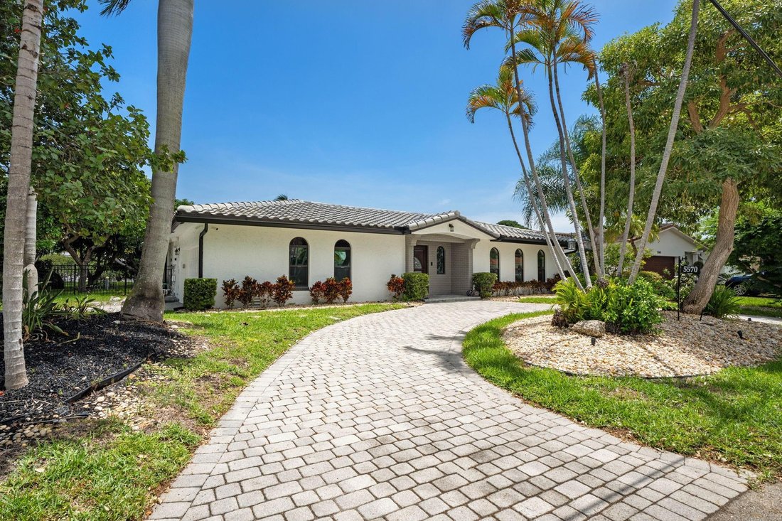 Single Family Residence In Fort In Fort Lauderdale, Florida, United ...