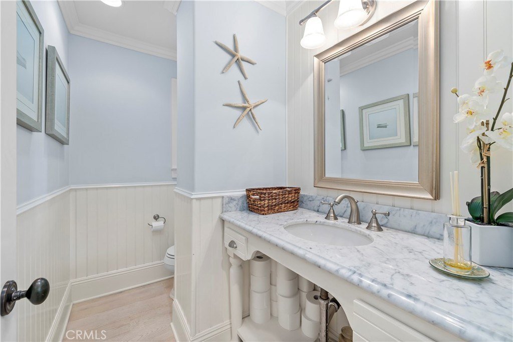 Country Luxury Enhanced By Peaceful In Rolling Hills, California ...