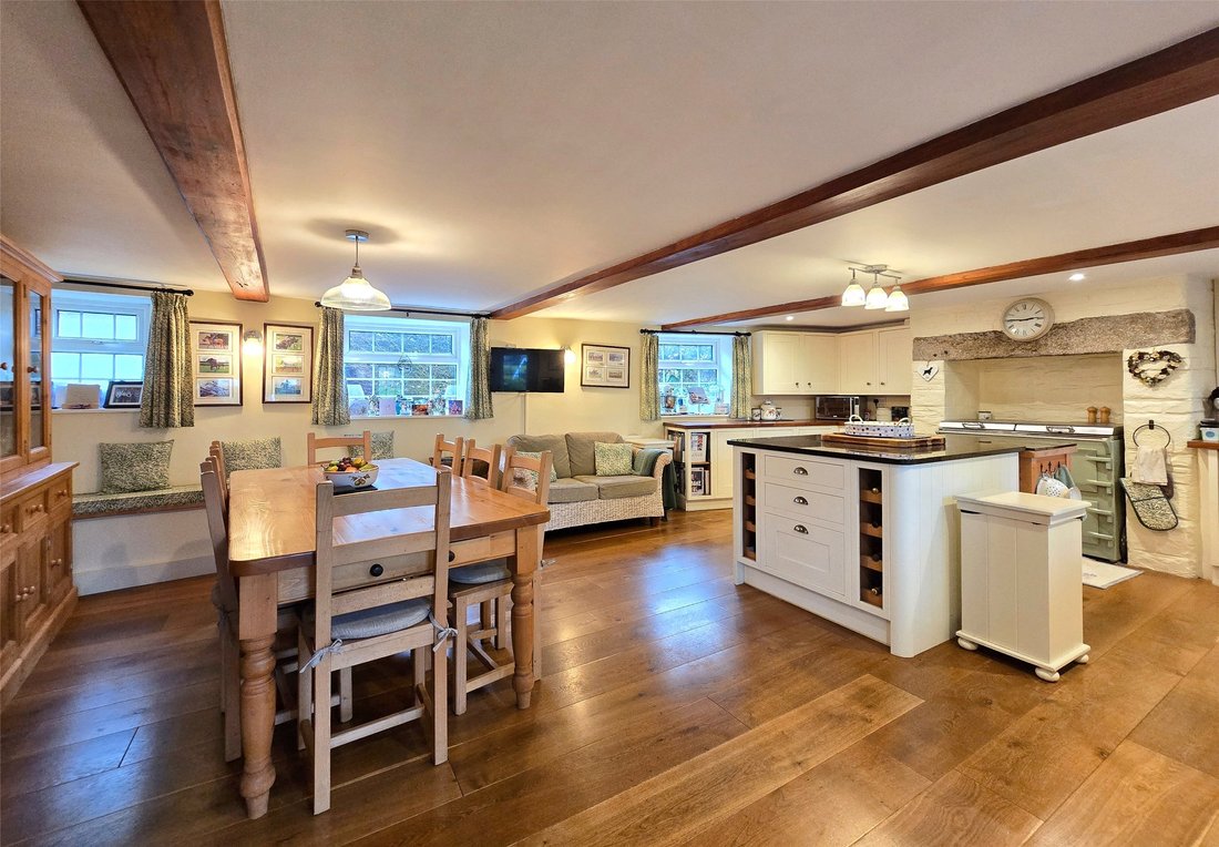 4 Bedroom Detached House For Sale In In Coad's Green, England, United ...