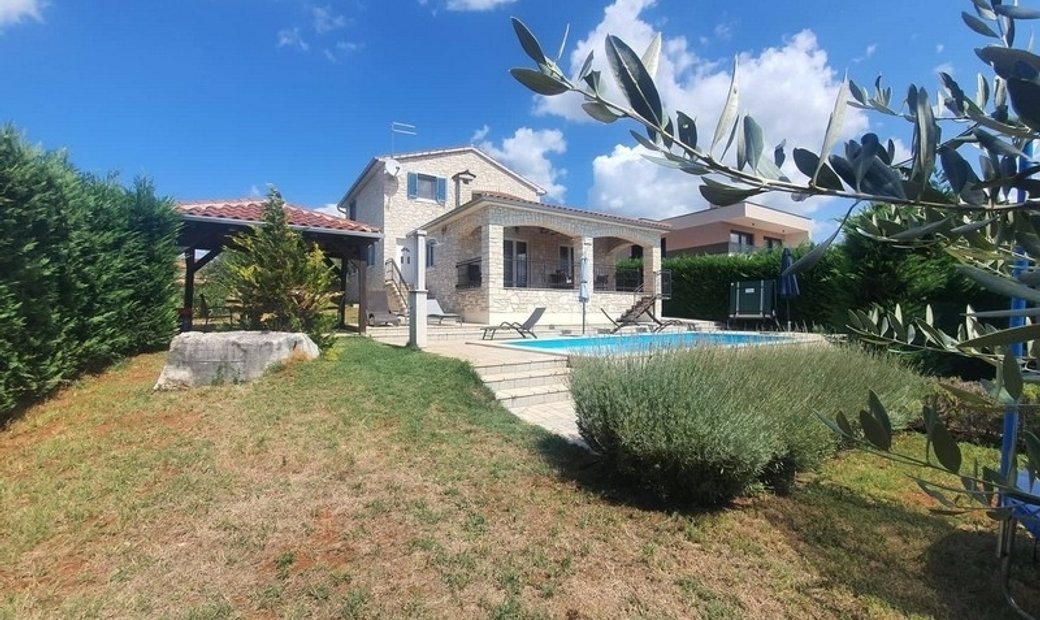 Schickes Einfamilienhaus Mit Pool In Porec, Istria County, Croatia For ...