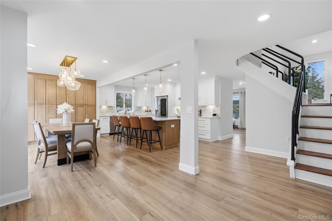 15 Autumn Drive Mount Sinai, New York In Mount Sinai, New York, United ...