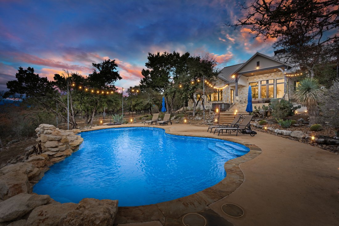 Hill Country Masterpiece Above The Medina En Bandera, Texas, Estados ...