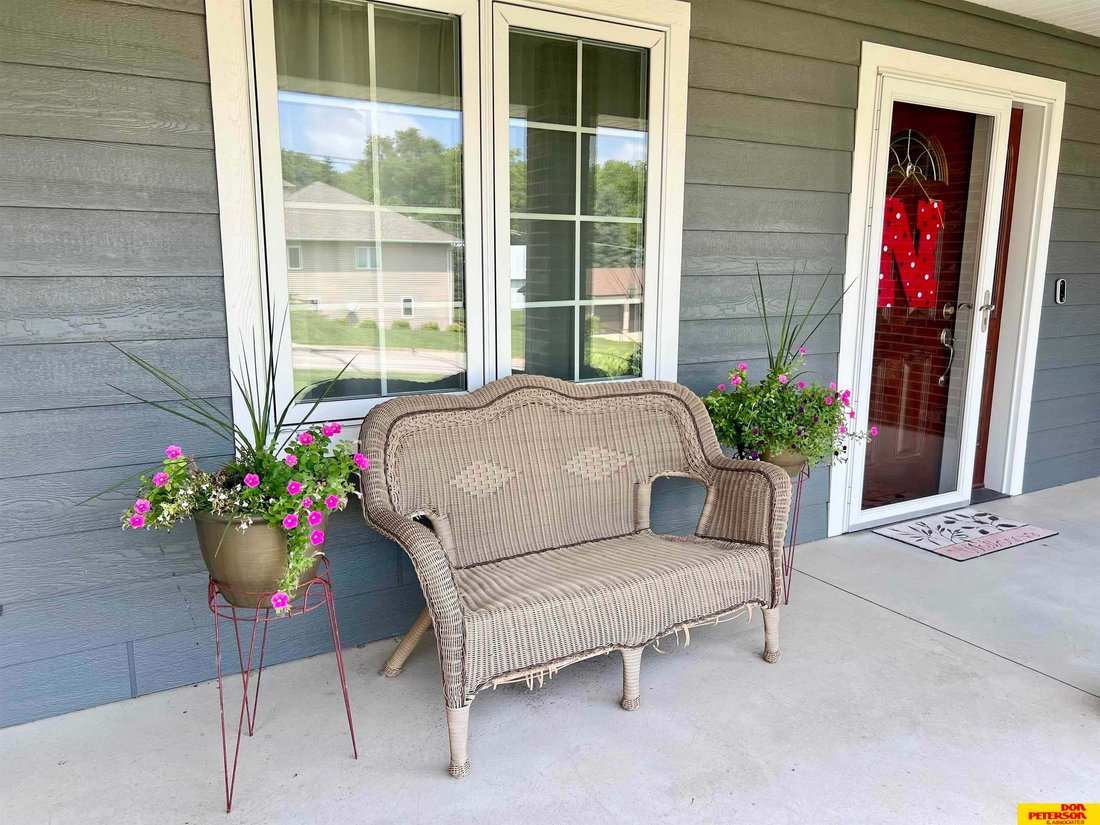 5 Bedrooms Single Family Detached In West Point, Nebraska, United ...