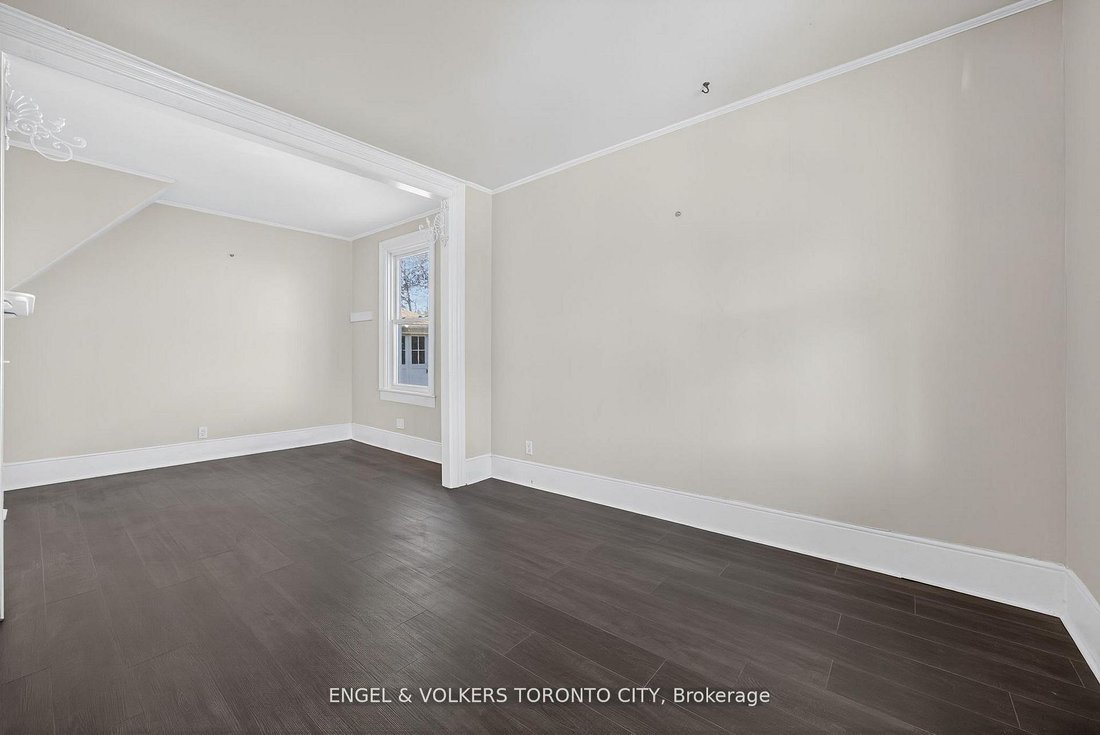 Welcome To Barrie's Historic Queens Park En Barrie, Ontario, Canadá En ...