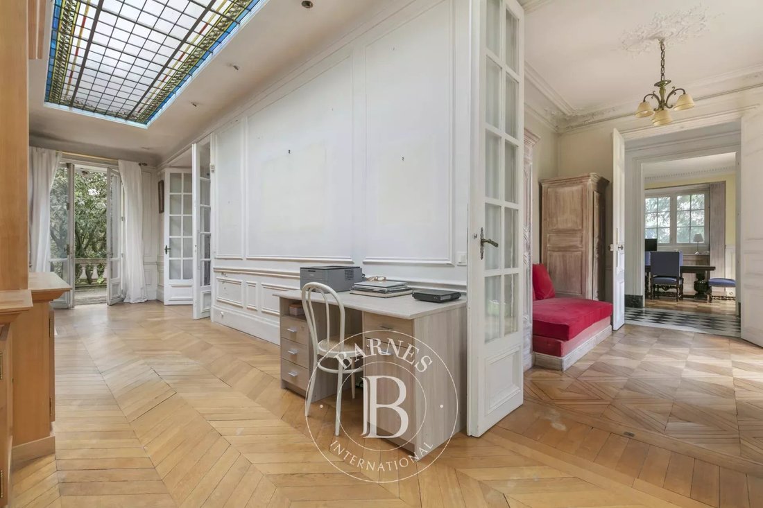 Chatou Mansion In Chatou, île De France, France For Sale (16891199)