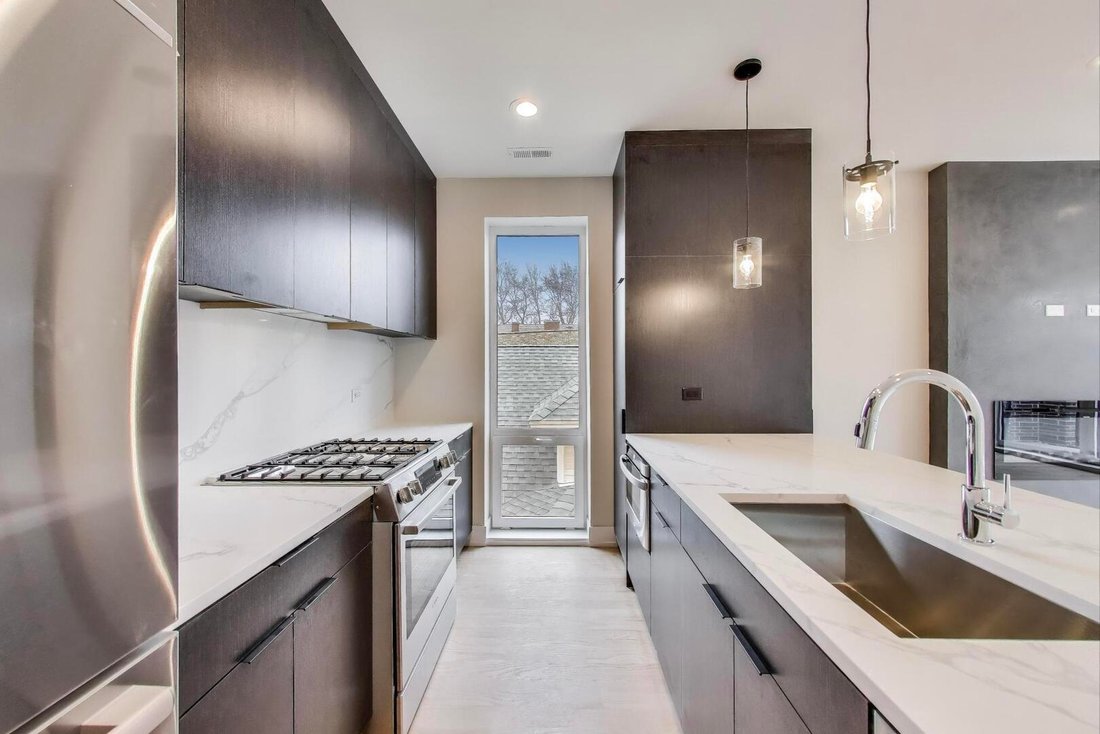 Condominium In Chicago In Chicago, Illinois, United States For Sale ...