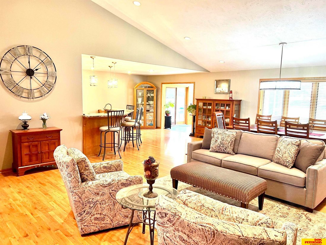 5 Bedrooms Single Family Detached In West Point, Nebraska, United ...