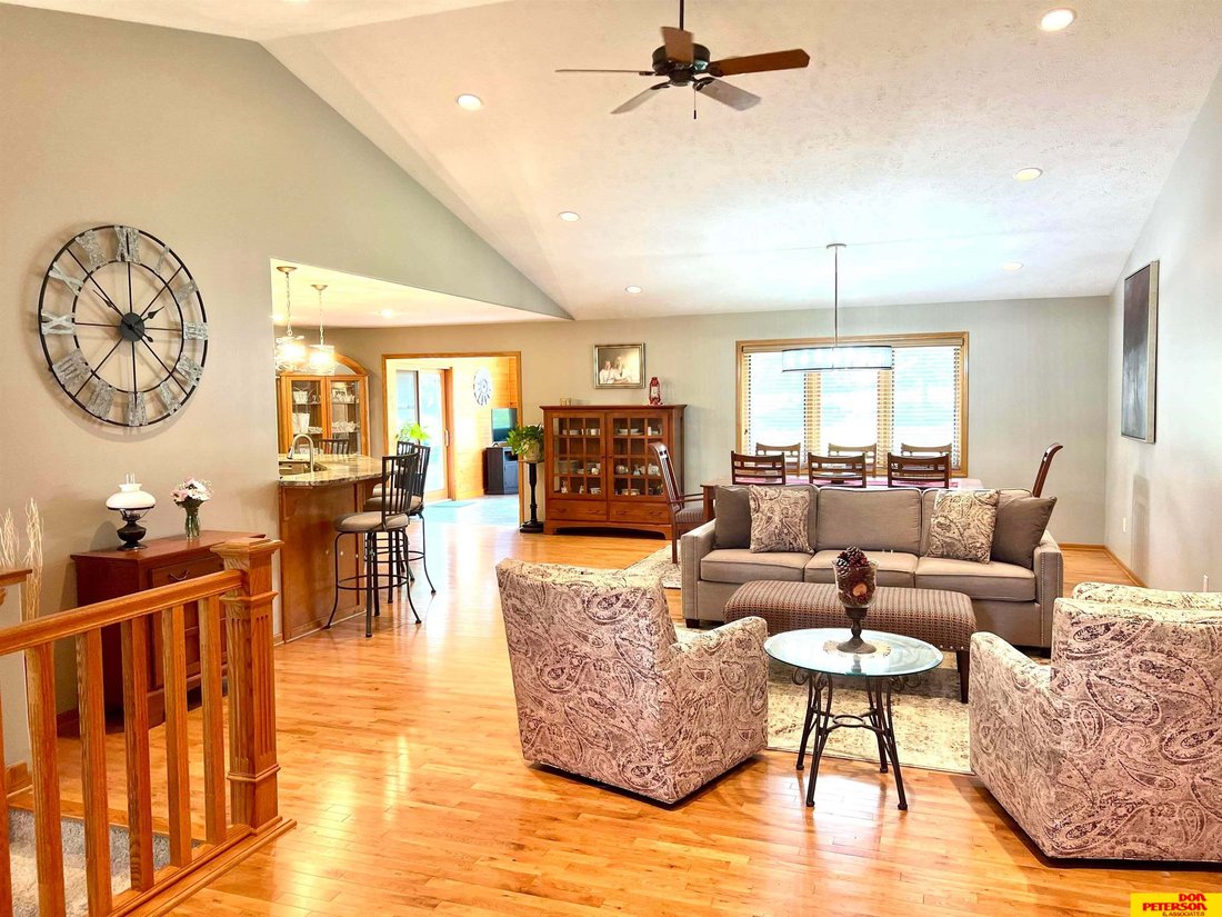 5 Bedrooms Single Family Detached In West Point, Nebraska, United ...