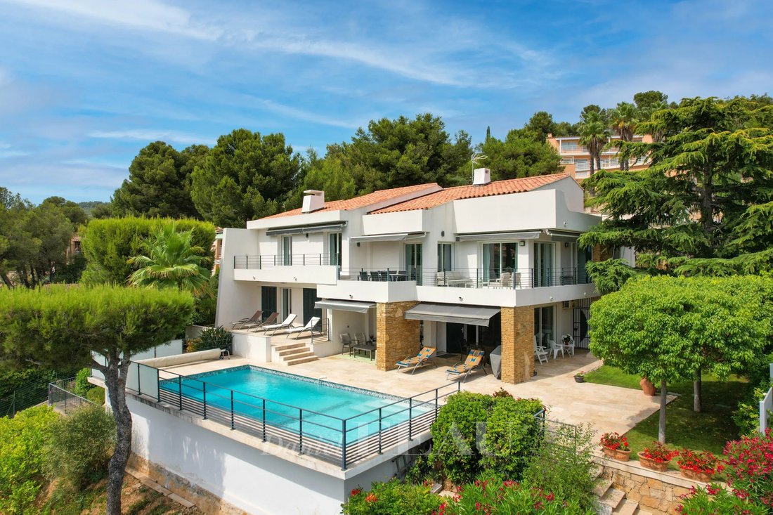 Bandol — Une Villa De 5 Dans Bandol, Provence Alpes Côte D'azur, France ...