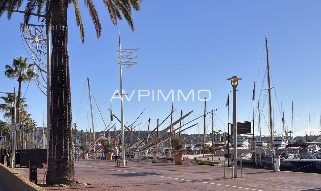 Appartement T4 Dernier étage Avec In Bandol, Provence Alpes Côte D'azur ...