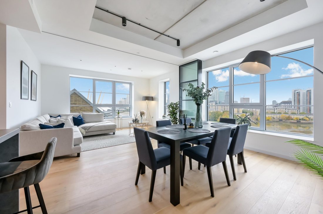Douglass Tower In London, England, United Kingdom For Sale (16890872)