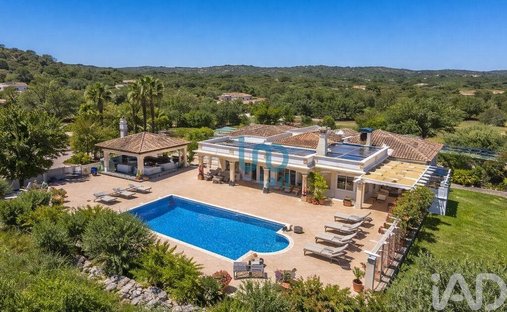 Luxury townhouses with fitness center / gym for sale in Santa Barbara ...