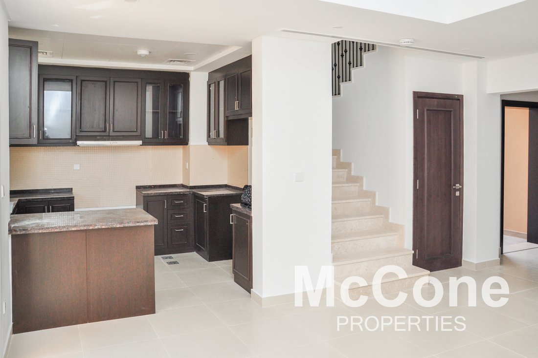 Single Row | 2 Cheques | Spacious Layout In Dubai, Dubai, United Arab ...