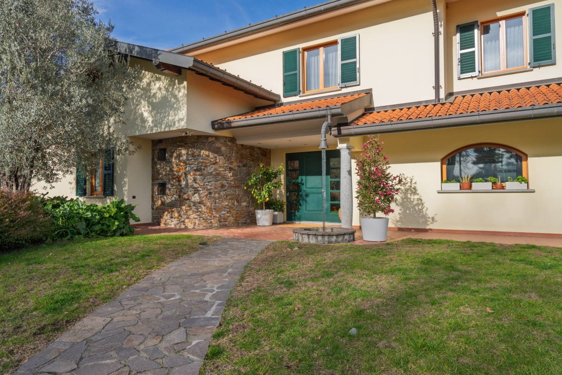 Villa In Vendita A Villa Guardia In Villa Guardia, Lombardy, Italy For ...